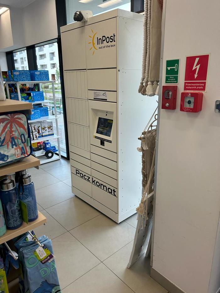 Paczkomat WAW26HP Wierna 23 Warszawa | InPost
