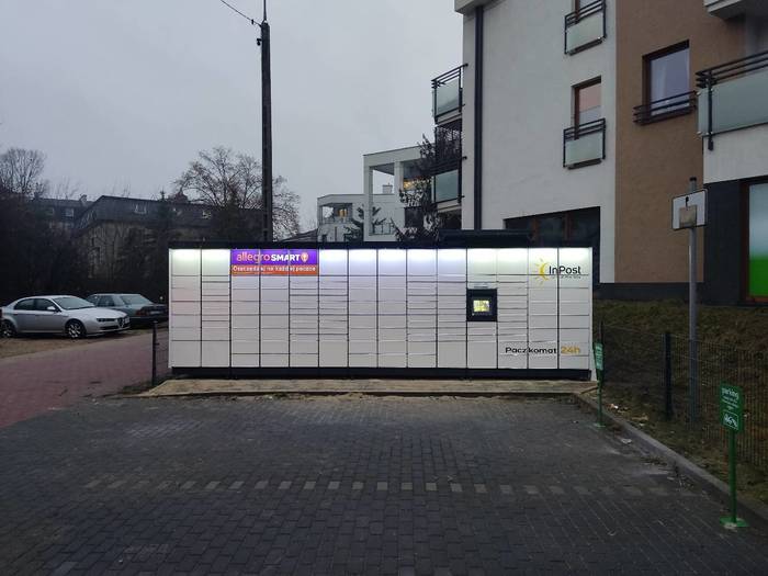 Paczkomat WAW696M Rożnowska 13 Warszawa | InPost